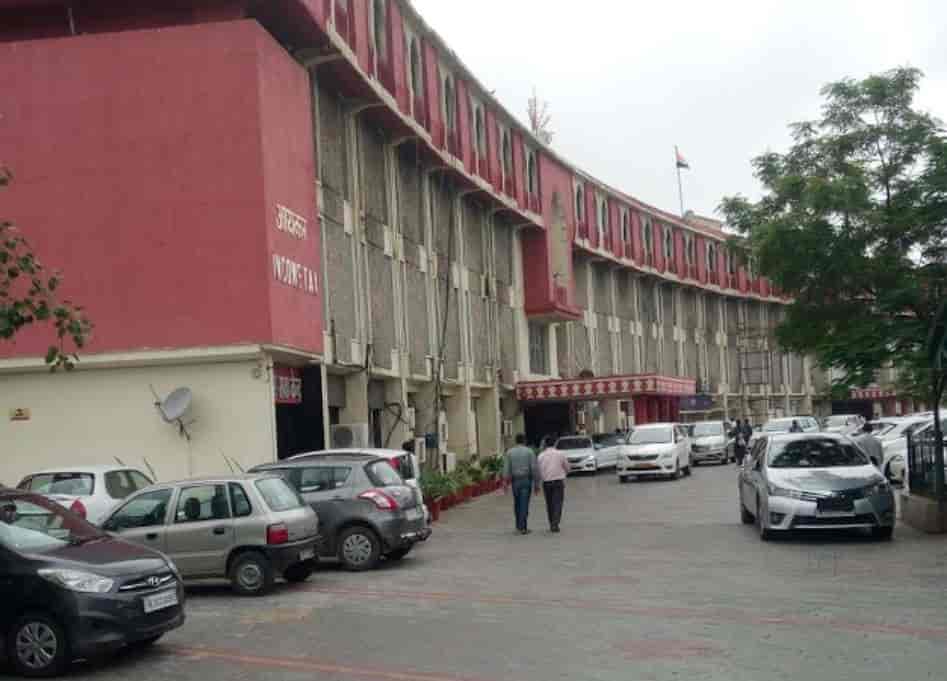 Income Tax Department Raids Ganpati Plaza in Jaipur: Seizes Crores of ...